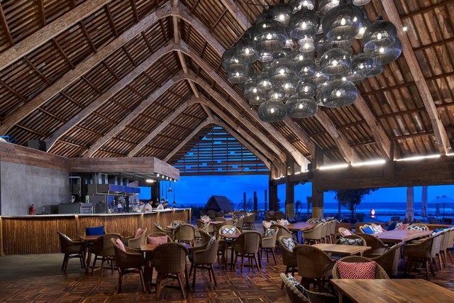 Roosterfish, Beach Club Bali di Pantai Pandawa yang Ramah Keluarga - IHGMA